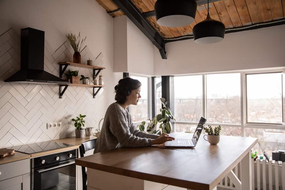 Kerja Freelance Adalah: Apa Itu Freelance dan Penghitungan Gajinya?